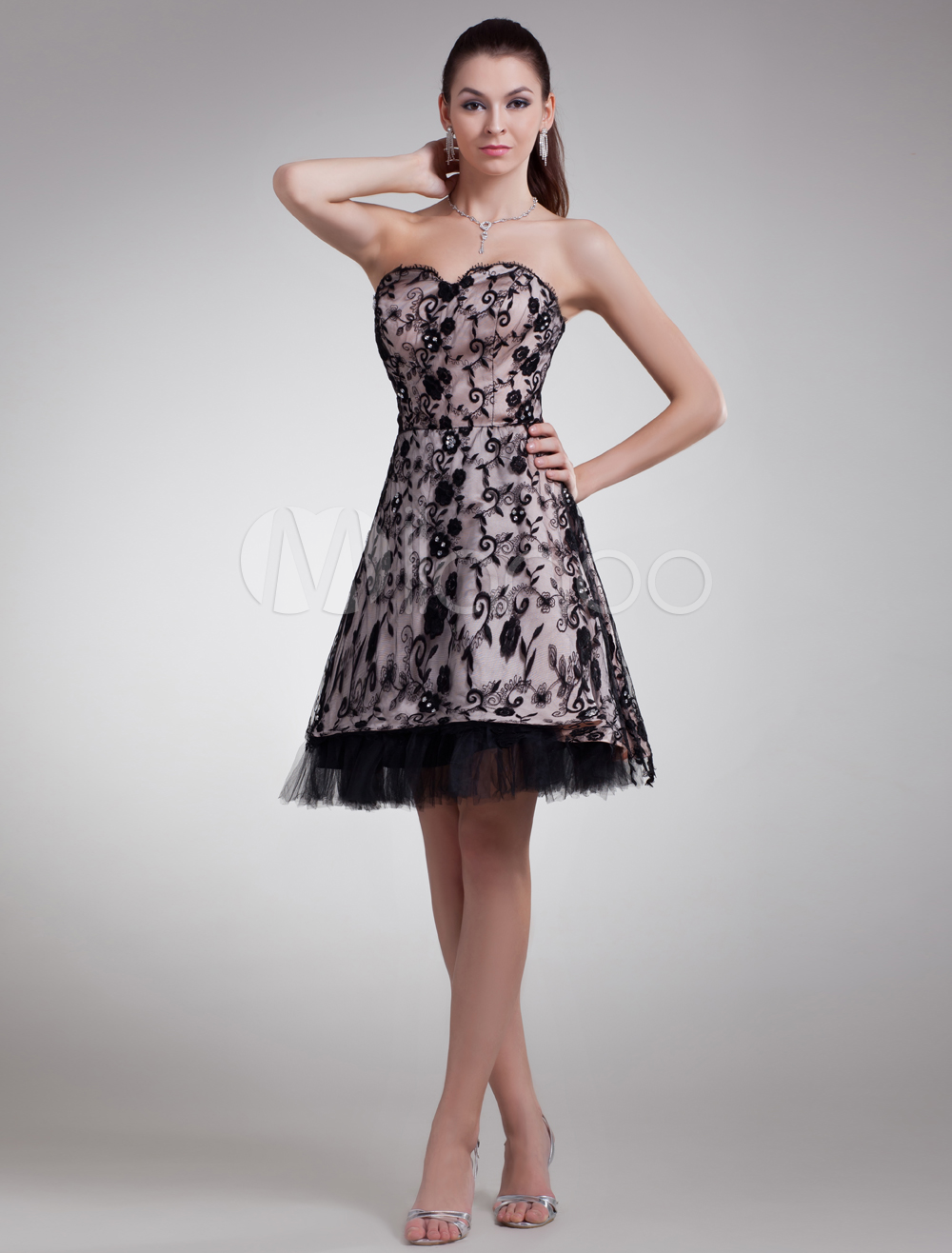 Black Sweetheart Neck Beading Lace Short A Line Cocktail Dress