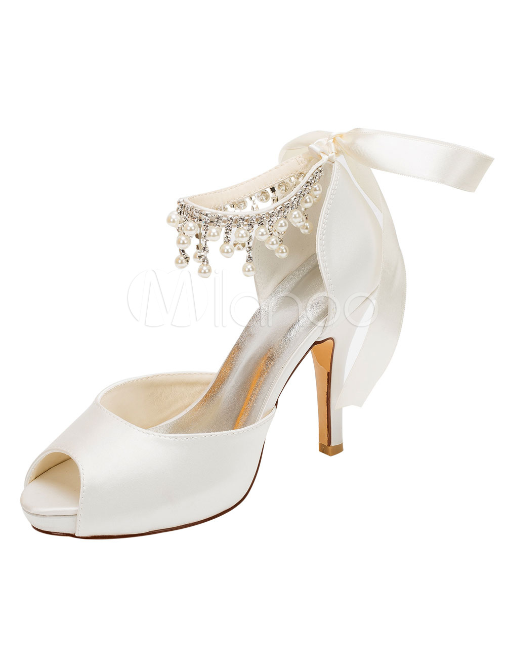 Magnifique chaussure de mariée en satin ivoire à talons aigus avec ...