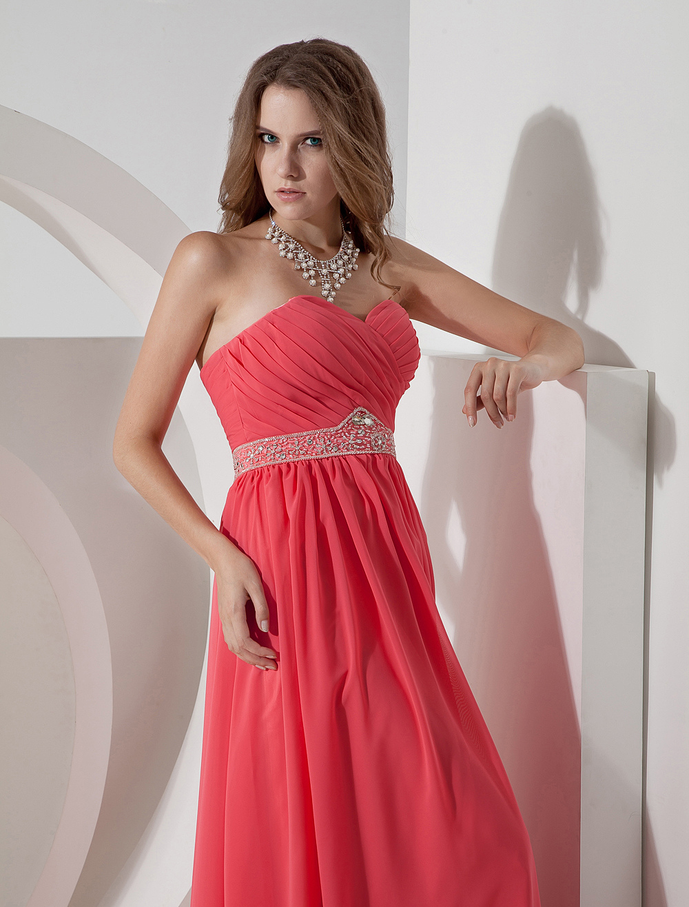 Robe de bal rouge en chiffon encolure coeur - Milanoo.com