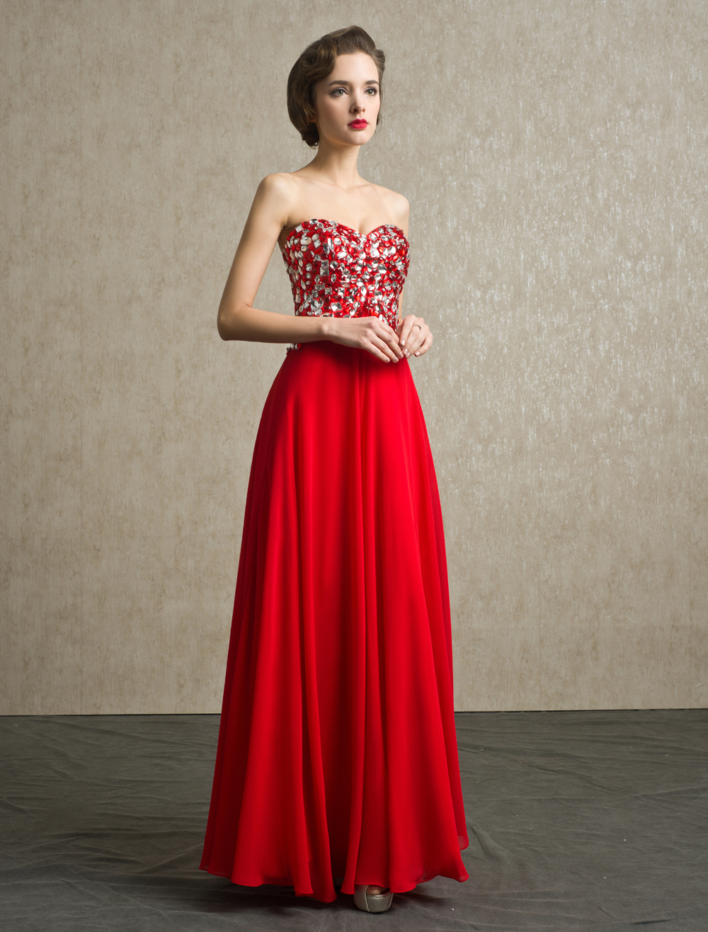 Robe de bal rouge en chiffon bustier décoré des perles laçage sur dos ...